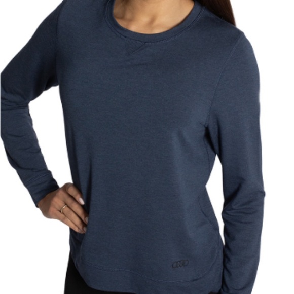 Travis Mathew | Tops | Travis Mathew Weekend Crewladies | Poshmark